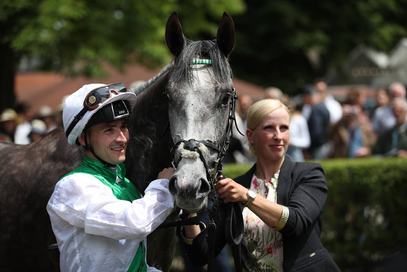Internationales Feld im Sparkasse Holstein Cup - GaloppOnline.de
