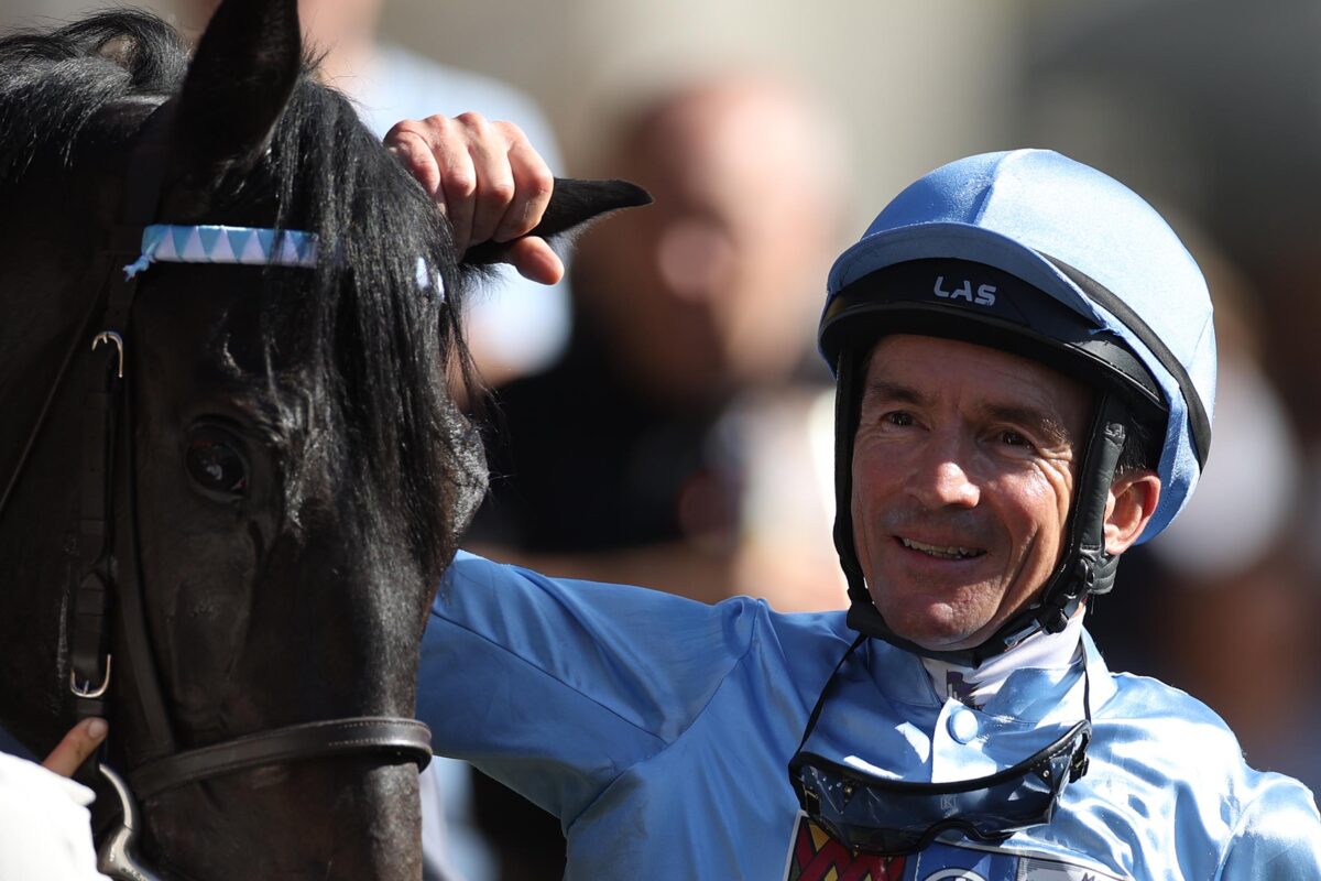 Adrie de Vries mit ersten Saison-Ritten in den Emiraten - GaloppOnline.de