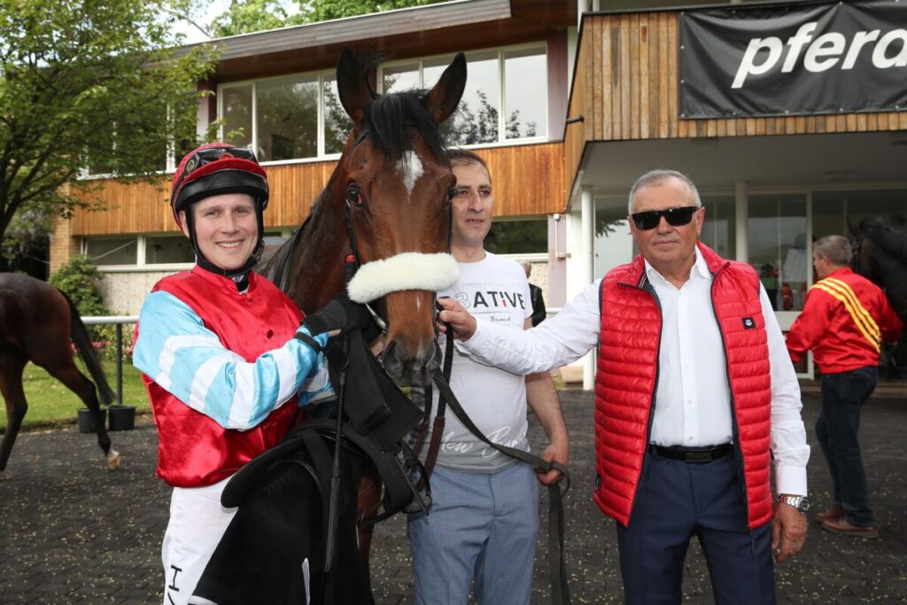 Hickst über seinen Jockey Michal Abik: „Macht auch nicht jeder ...