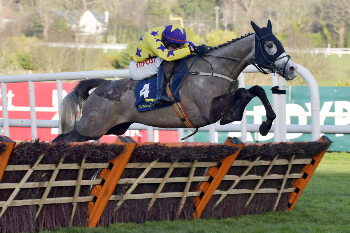 Il Etait Temps überlegen zum Aintree-Auftakt – Mutter auf Etzean ...