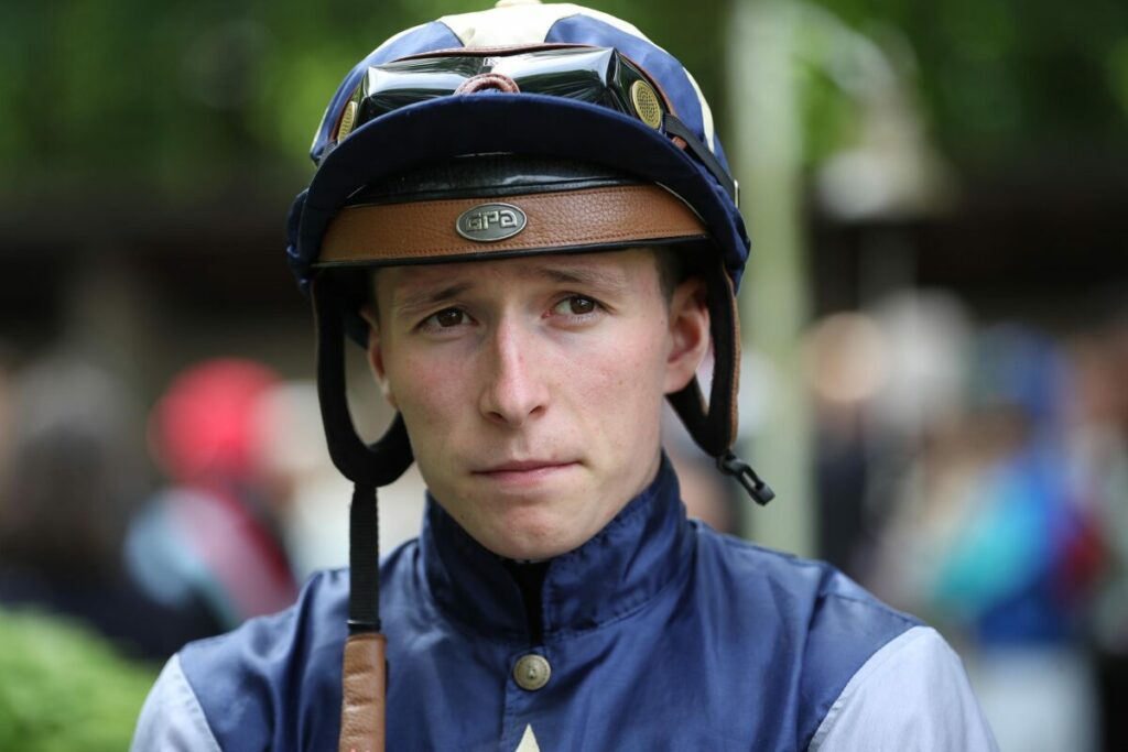Jason Watson reitet Baldings Mina Rashid im Derby - GaloppOnline.de