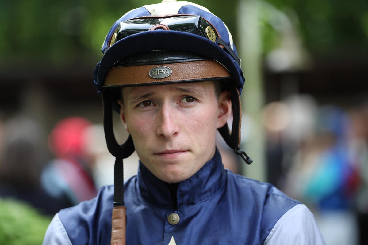 Jason Watson reitet Baldings Mina Rashid im Derby - GaloppOnline.de