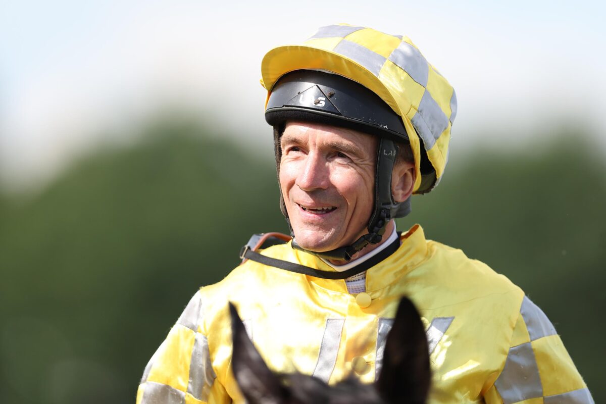 Adrie de Vries am Freitag viermal in Bahrain im Einsatz - GaloppOnline.de