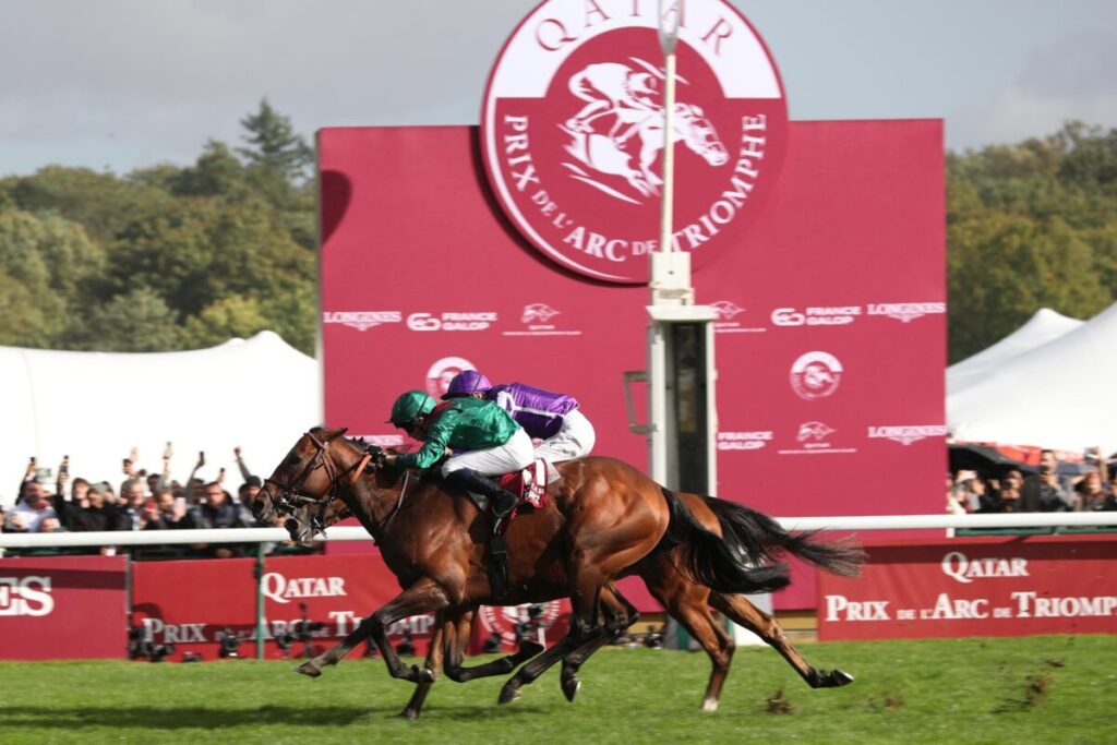 Daryz gewinnt den Prix de l’Arc de Triomphe gegen Minnie Hauk ...